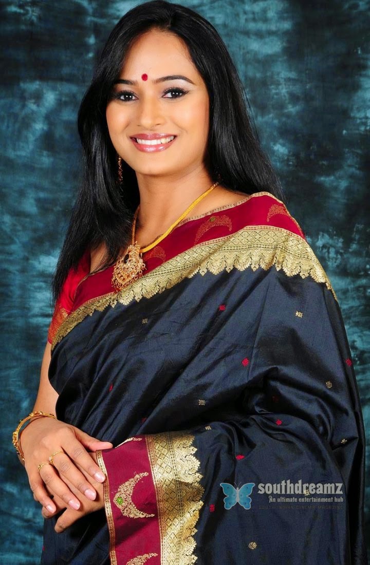 Anupama Kumar: anupoma black shari