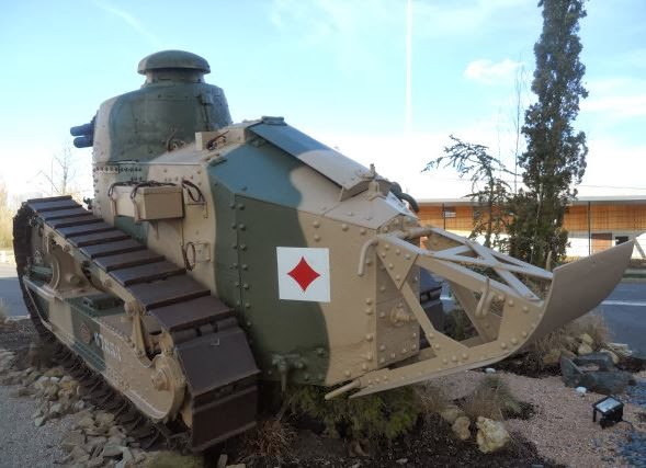 SOUVENEZ-VOUS 44: LE CHAR RENAULT FT 17 DE RENAULT TRUCKS