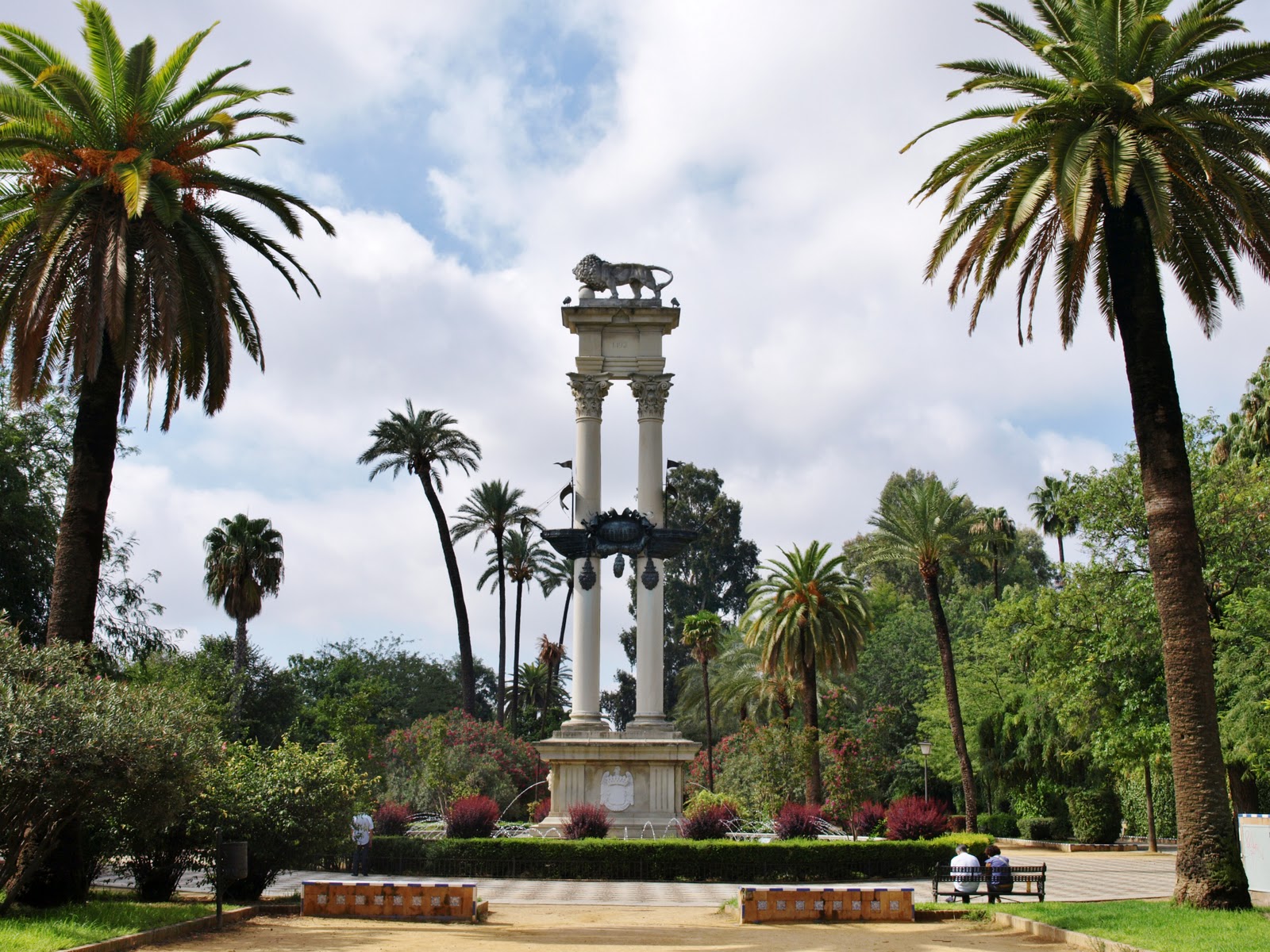 Sevilla Daily Photo: Monumento a Colón.