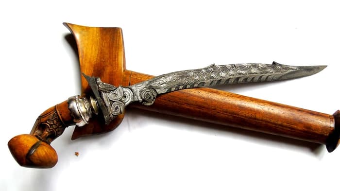 Badik Senjata Khas Sulawesi - Badik Pamor