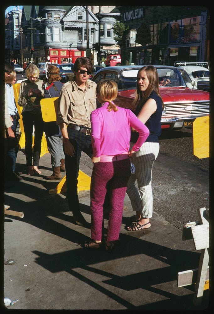 18 Fascinating Vintage Color Photographs Capture Haight Street Hippies ...