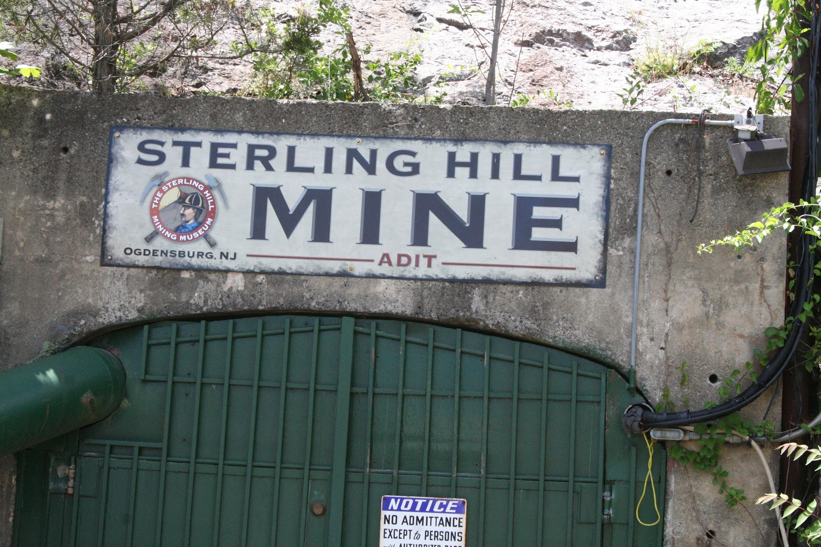 Pine Lake: The Blog: A Visit to New Jersey's Sterling Hill Mining Museum