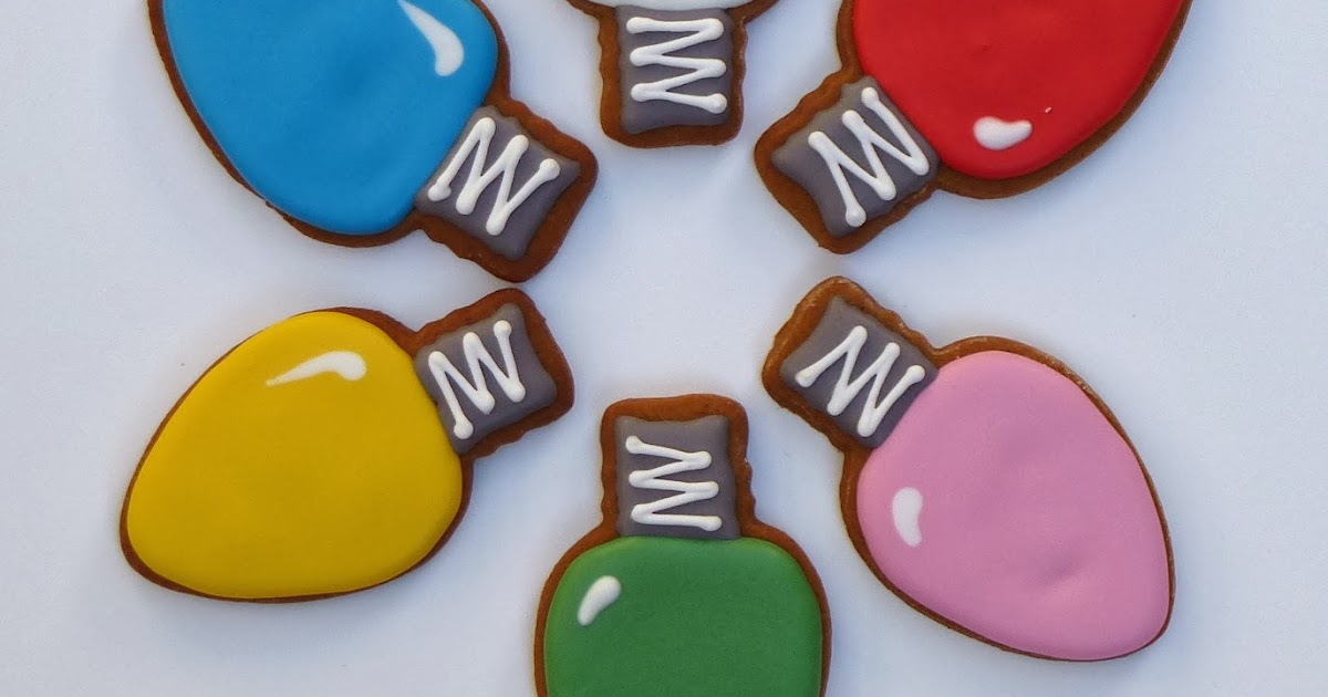 THE GINGER COOKIE: LIGHT BULBS, PACKAGES AND SNOWFLAKES