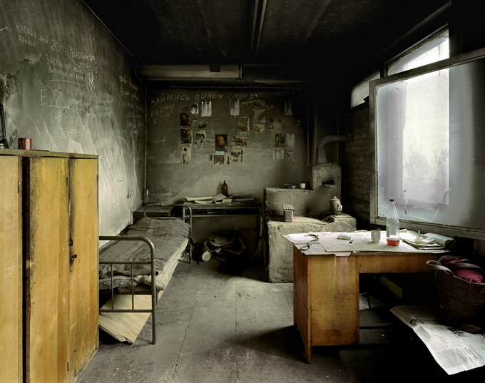 Innova: Detroit Photography by Andrew Moore (13 Photos)