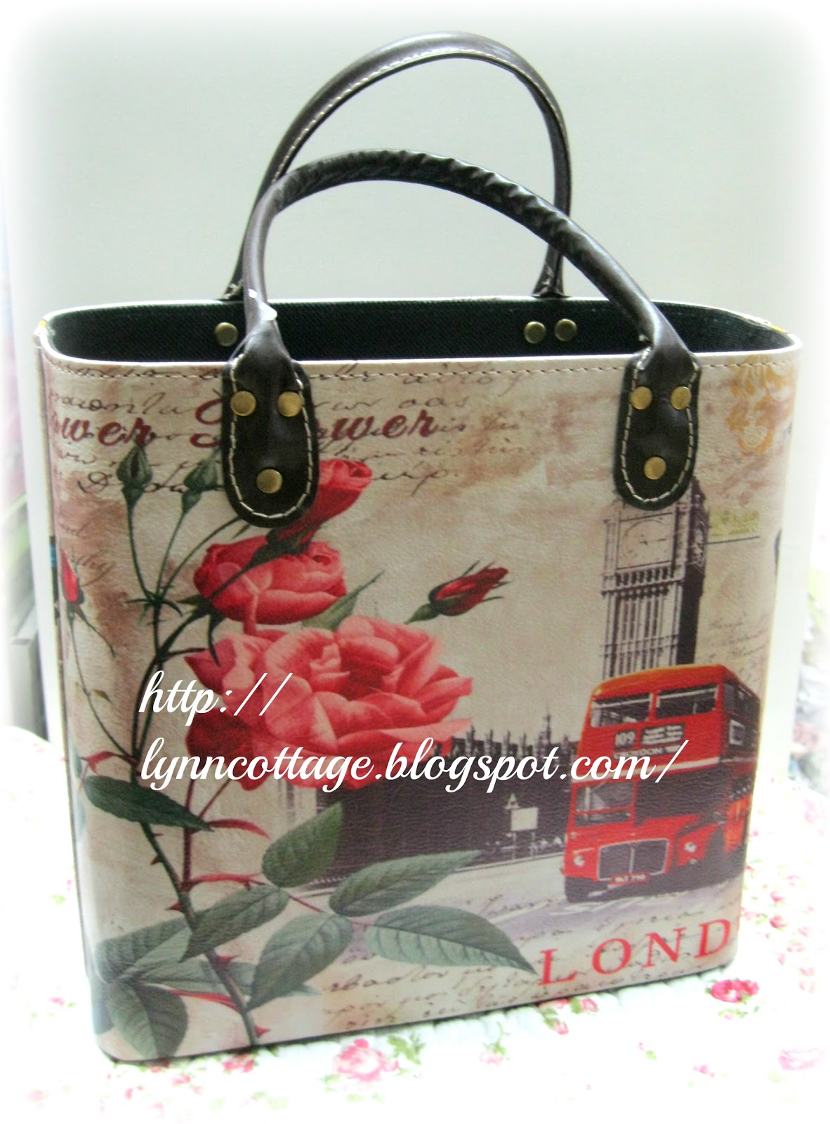 lynn's cottage: VINTAGE PVC LEATHER BAG..........