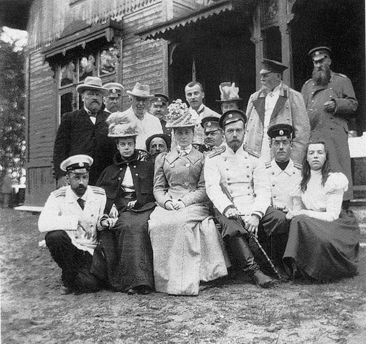 LA MUSA ENCANTADA: LOS ROMÁNOV