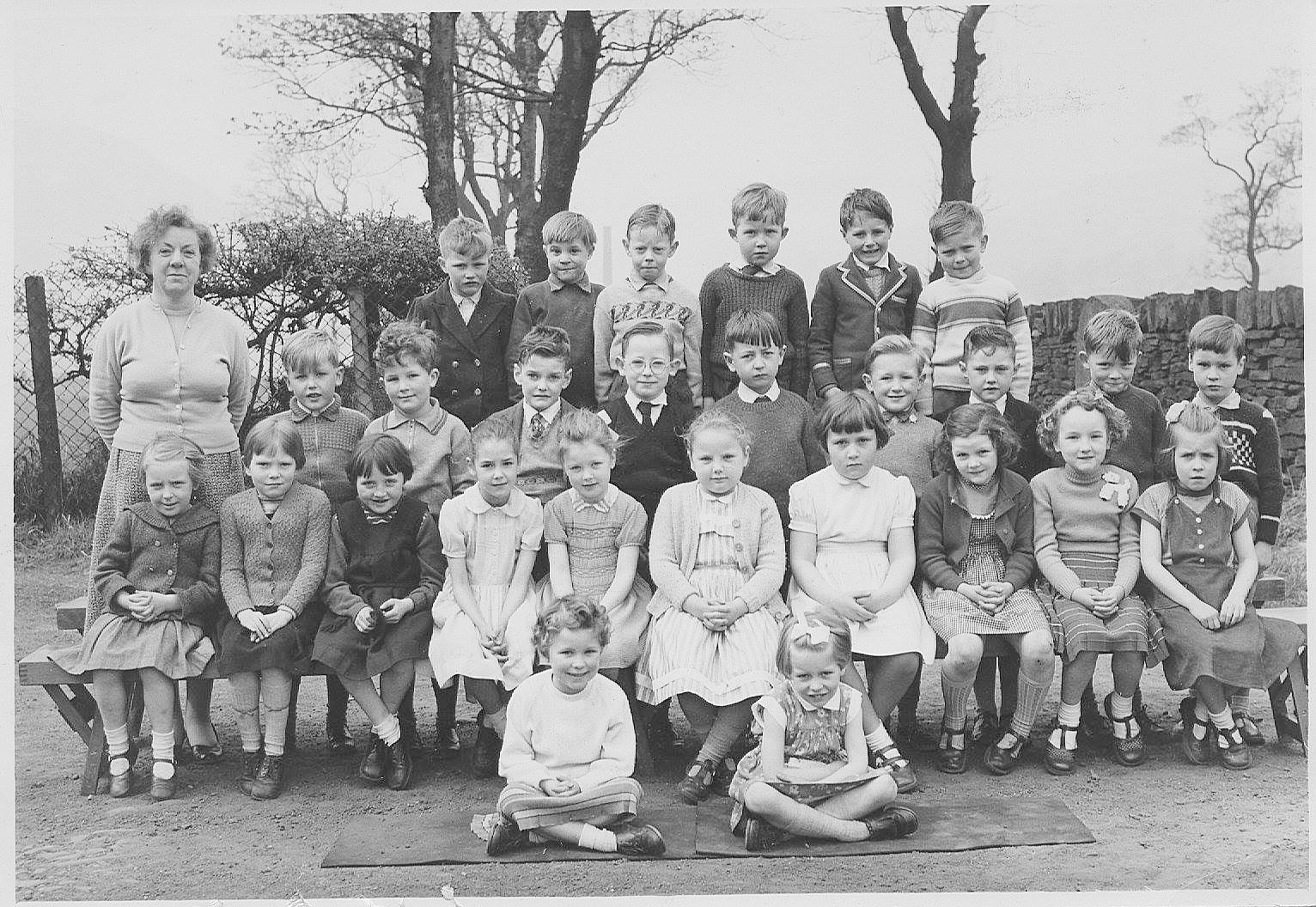 Haslingden Old and New...: HELMSHORE COUNTY PRIMARY SCHOOL STUDENT PHOTOS