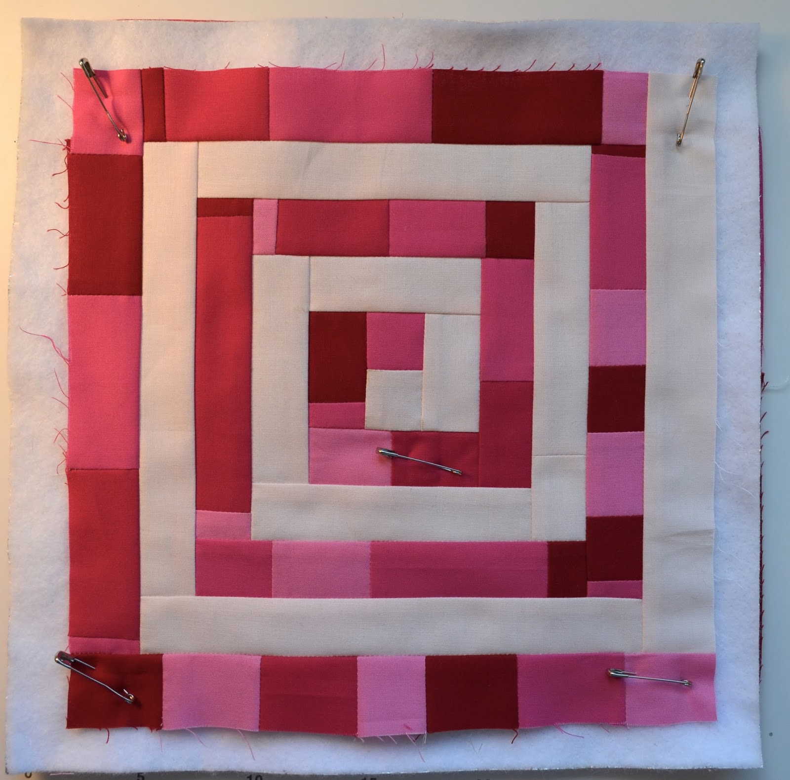 she can quilt: A FAL 2016 Tutorial: Modern Labyrinth Trivet