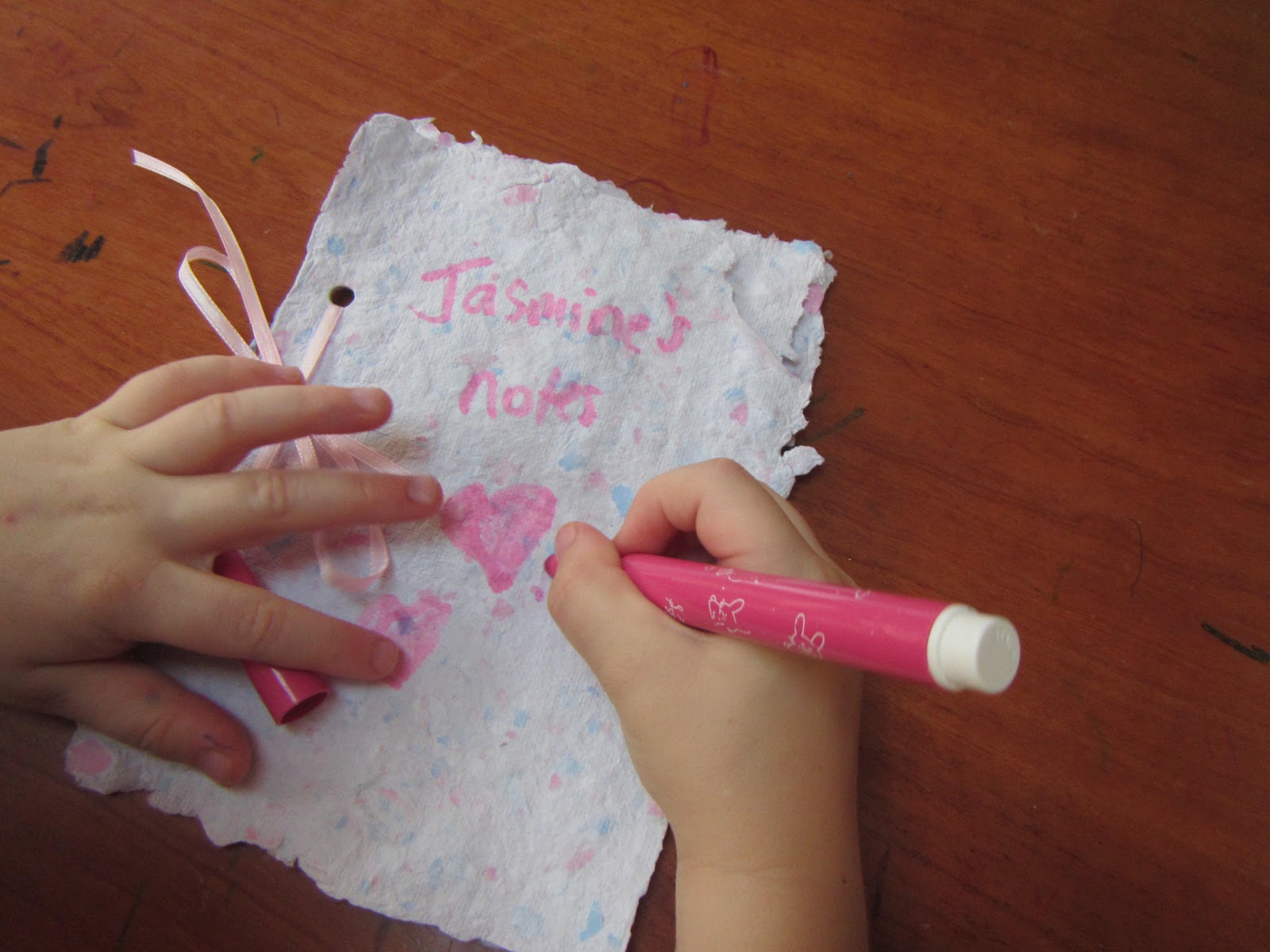 Crafty little people: Make your own paper