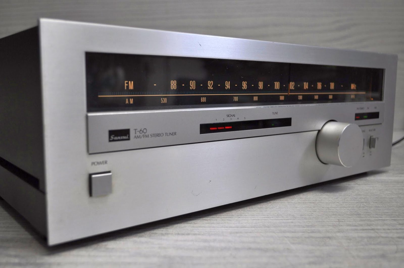 Sansui T-60 - Analog Tuner | AudioBaza