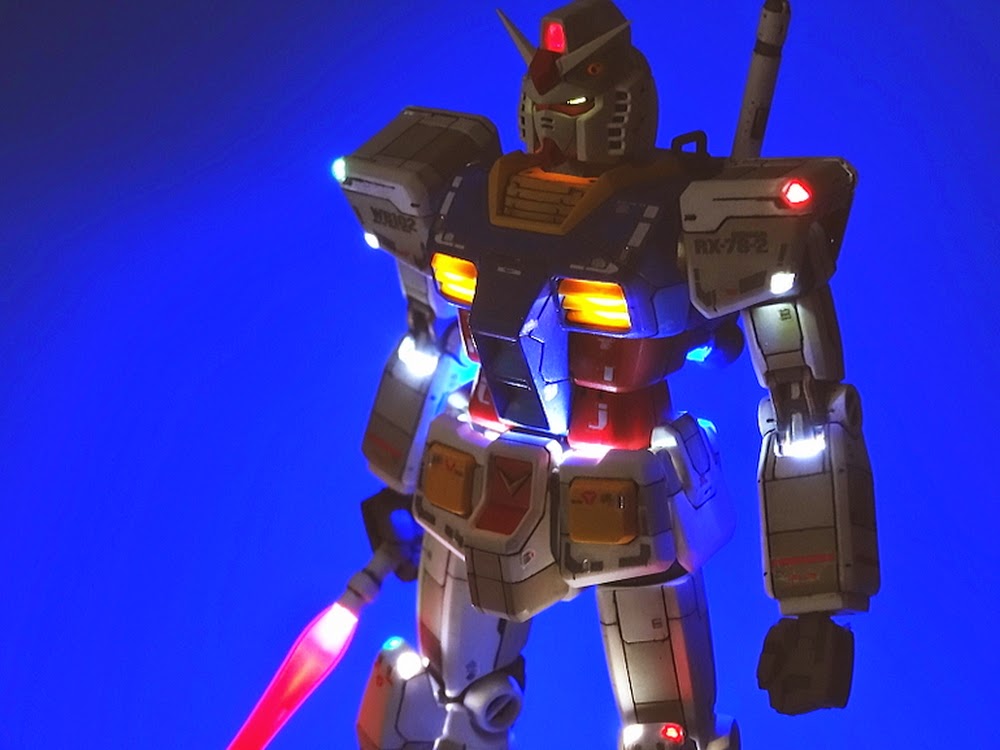Custom Build: HG 1/144 RX-78-2 Gundam Ver. G30th With LED and Smoke Effect