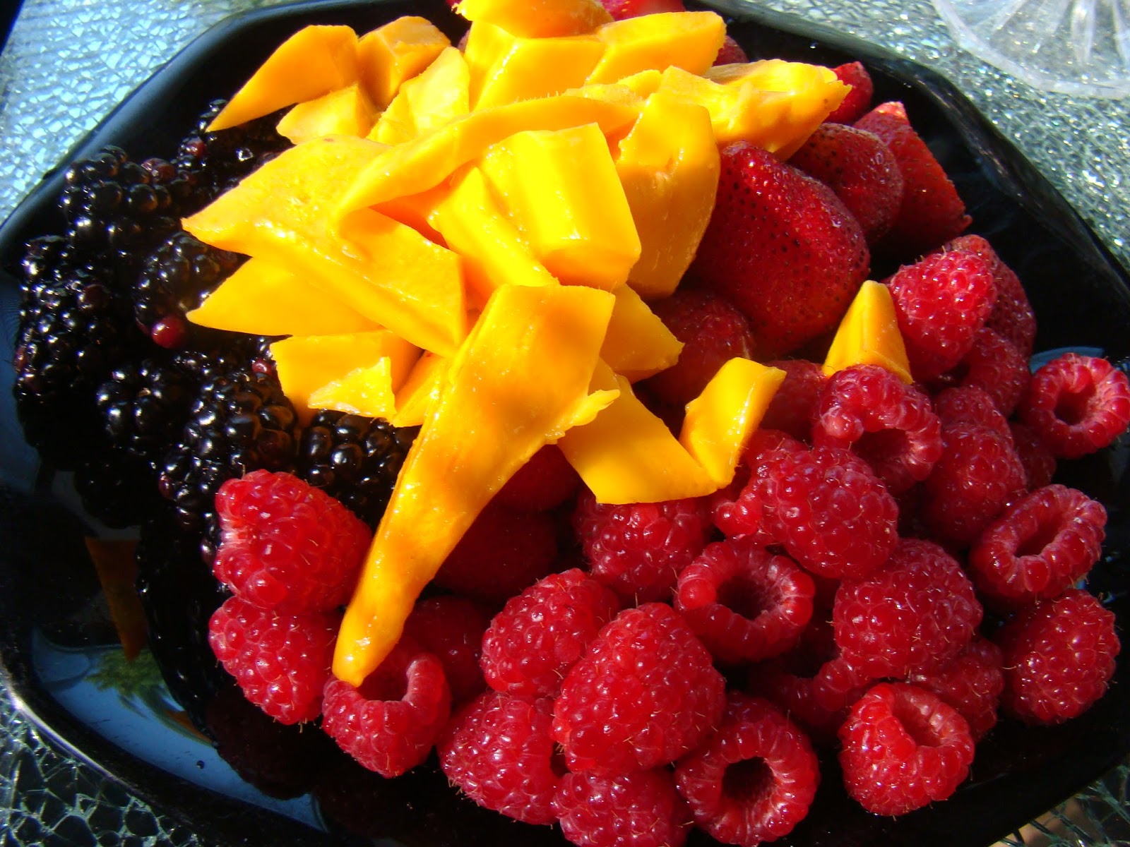 My Favorite Recipes Collection: Mango & Berries Smoothy and Instant ...