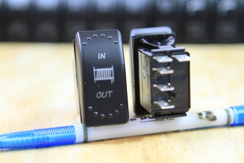 4x4 Thai King Option: Off-Road Light Switch และ Winch Power Switch