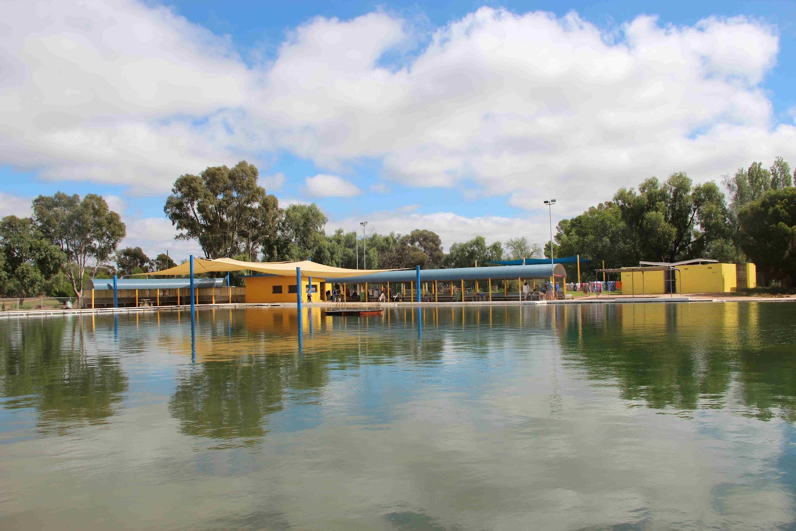 Sandy Beach: The 2012 visit to Barmedman: News + photo album