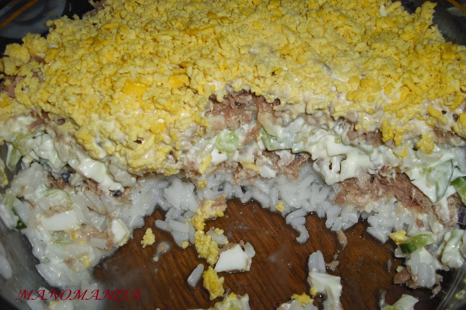 MANOMANIJA: Sluoksniuota mišrainė su tunu