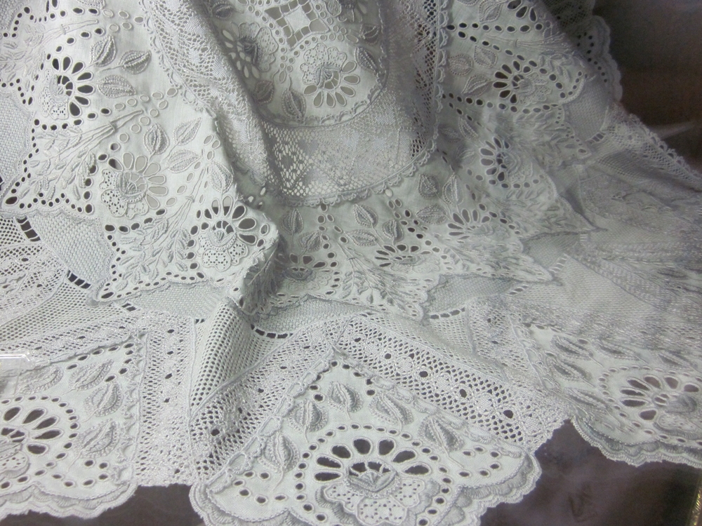 Lyn's Needlecase: More whitework embroidery