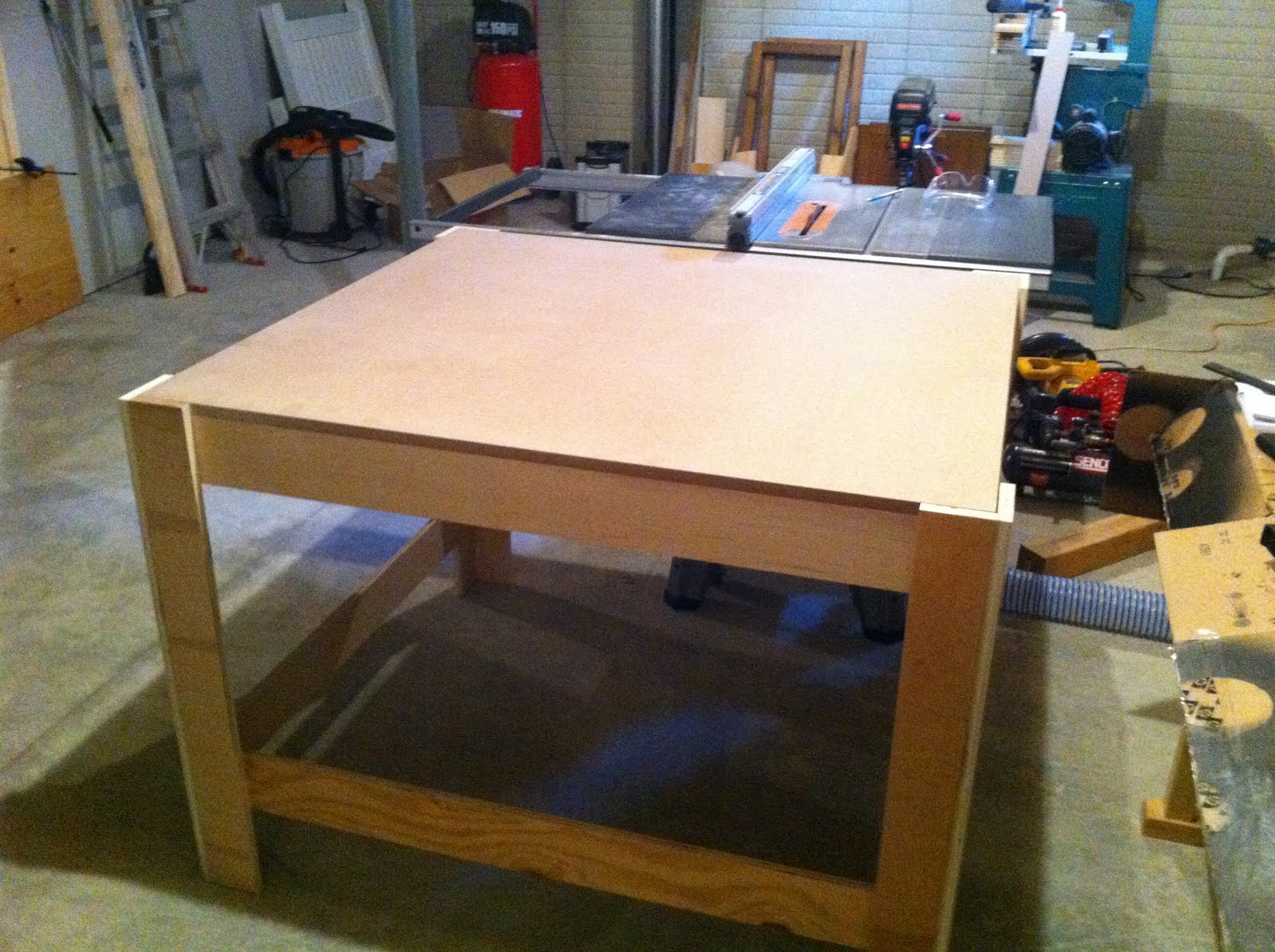 Chad's Workshop: Out feed table