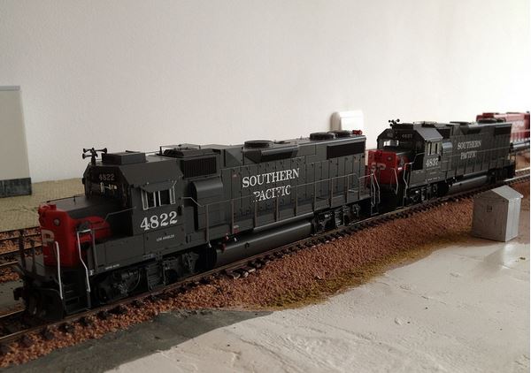 North American Model Rail Roading: Athearn Genesis GP38-2 Southern Pacific