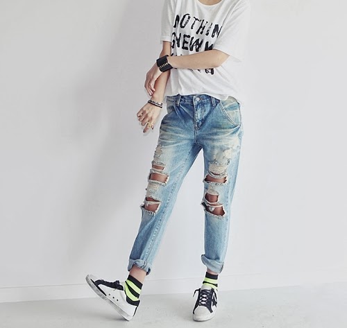[Aura-J] Ripped Relaxed Denim Jeans | KSTYLICK - Latest Korean Fashion ...