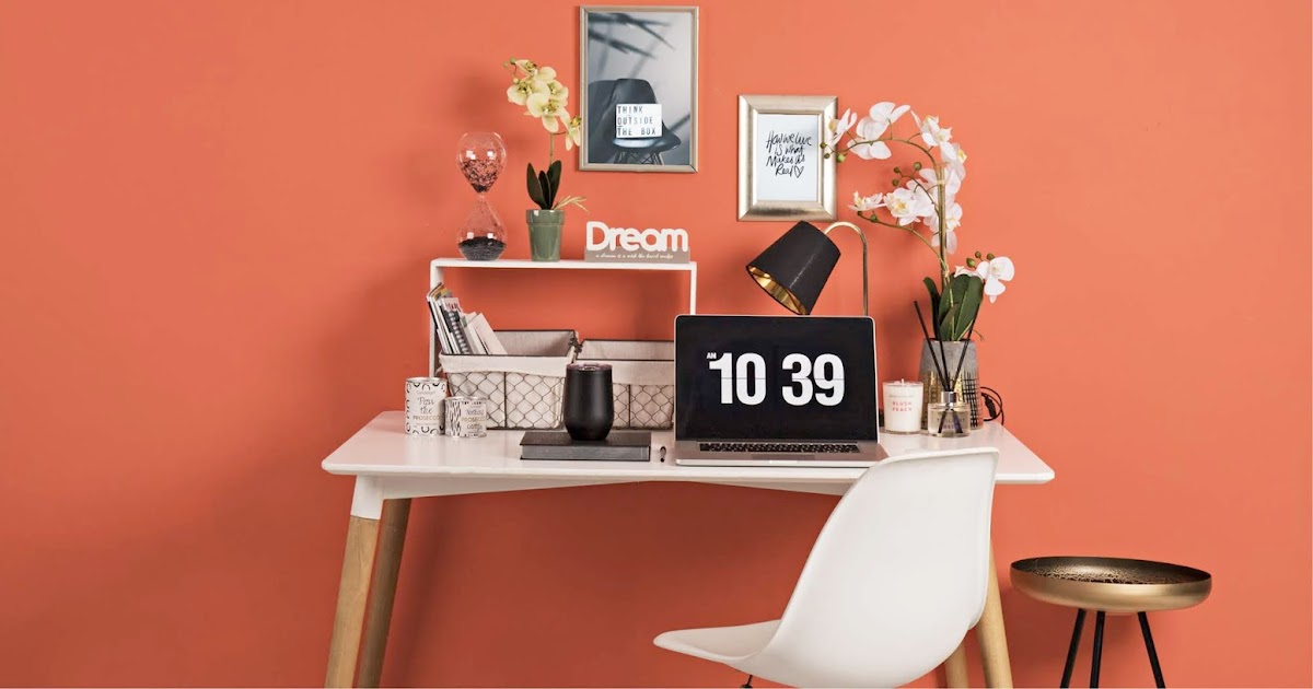 HOW TO FRESHEN UP AN OUTDATED HOME OFFICE SPACE | Edgars Mag