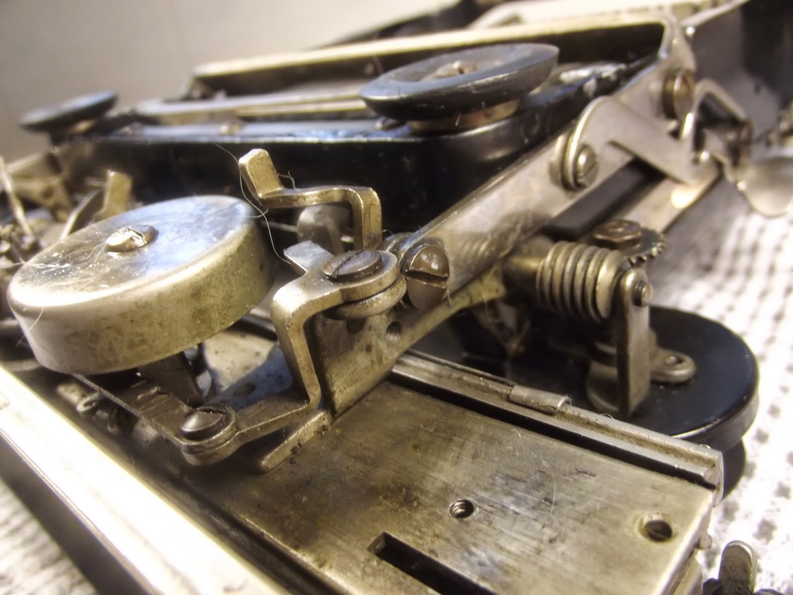 oz.Typewriter: Anatomy of a Fox No 1 Portable Typewriter