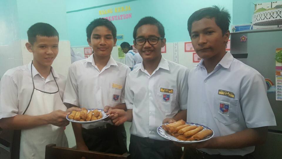 PENDIDIKAN KHAS KULAI: SMK KANGKAR PULAI : POPIAH CENDAWAN KEJU SEJUK BEKU