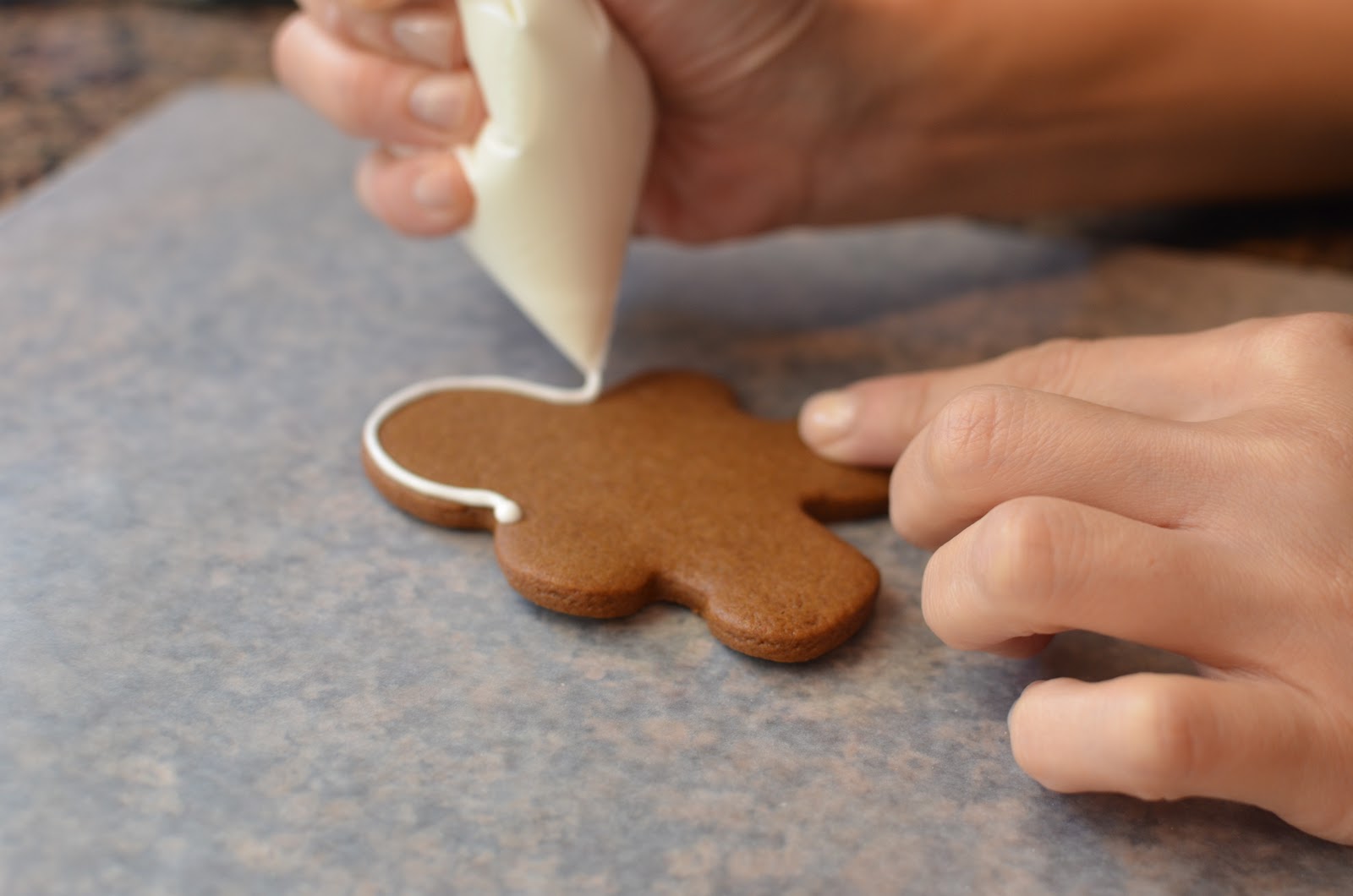Playing with Flour: Gingerbread men vs. Sugarbread men