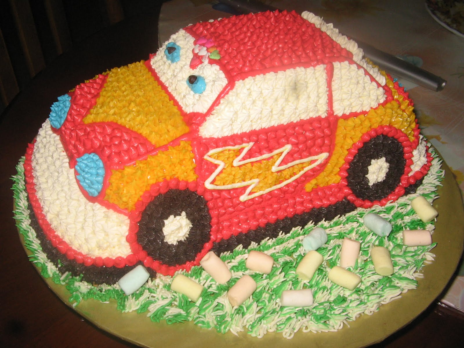 Azizah Home Bakery: Kek Kereta 3D