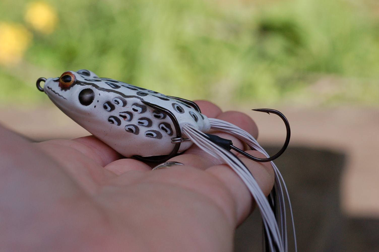 Bass Junkies Frog Pond: Lake Fork Frog Tail Hook Review