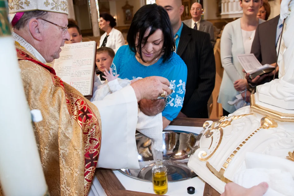 New Liturgical Movement: A Pontifical Baptism in the Extraordinary Form