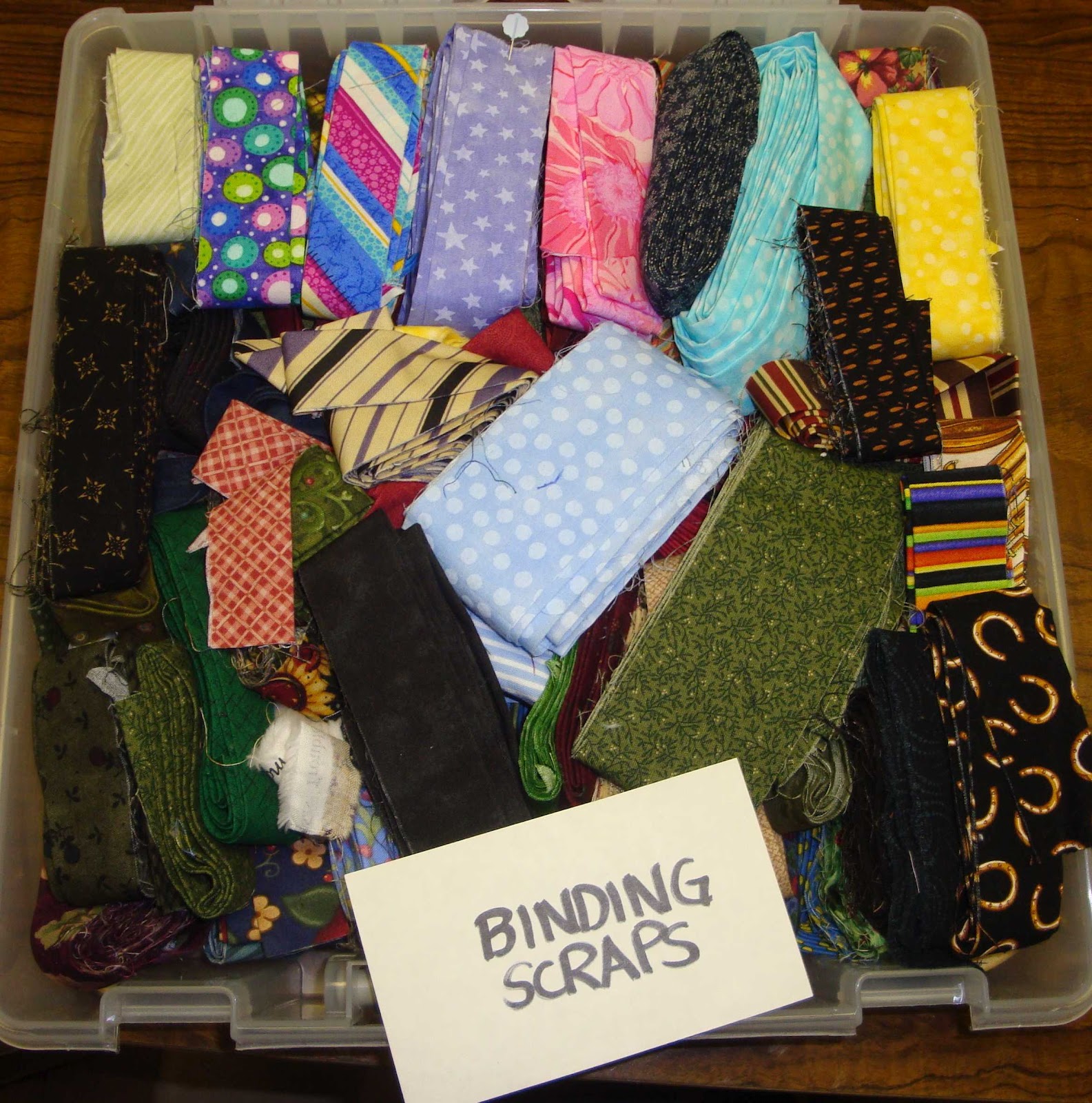 FABRIC THERAPY: STASH ORGANIZATION: Part 2 - TAMING THE SCRAP PILES