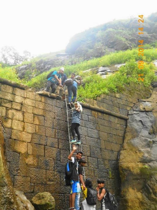 The WildWanderer: Peb Fort / Vikatgad Trek