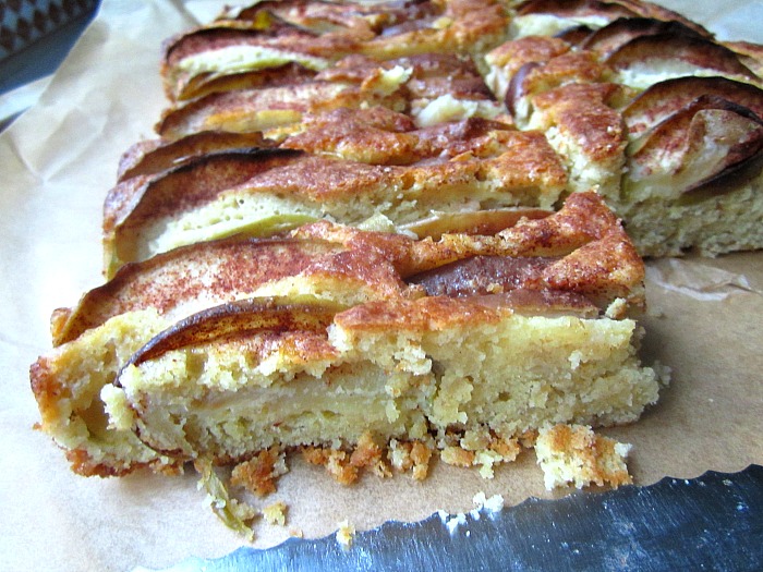 Apple Tray Bake