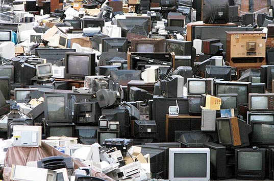 Save the Environment: How to Recycle Your e-Waste