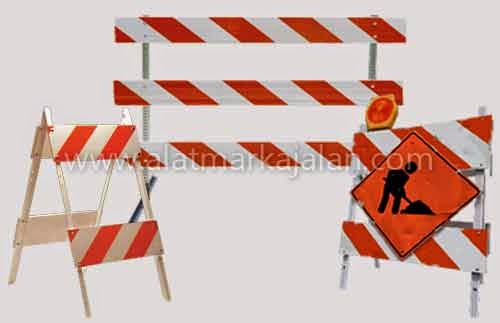 Traffic Barricade | Mesin / Aplikator Marka Jalan, Water Road Barrier ...