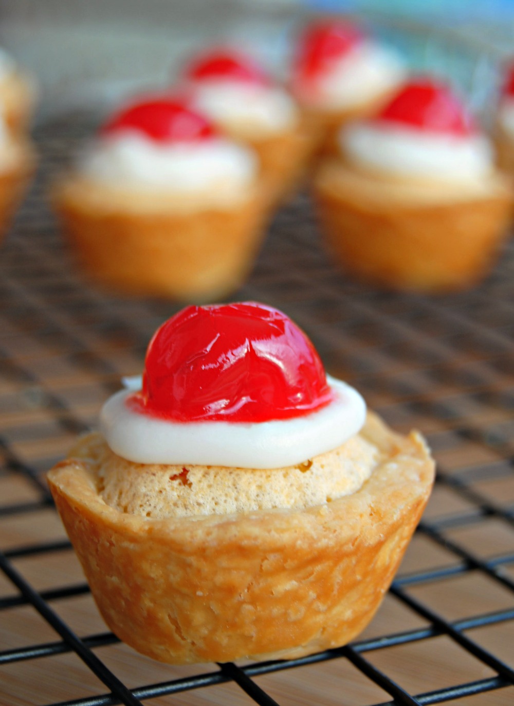 SteakNPotatoesKindaGurl: Mini Almond Tarts