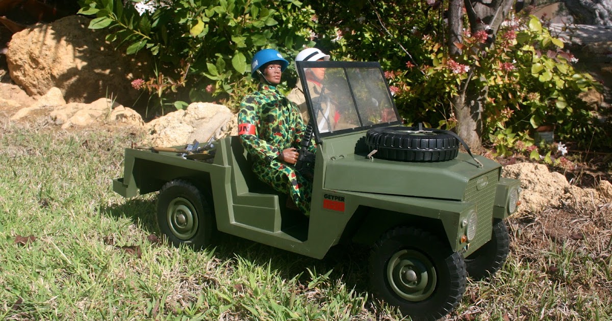 EL DRAGON DORADO: JEEP GEYPERMAN ORIGINAL CON POLICIA MILITAR Y SOLDADO ...