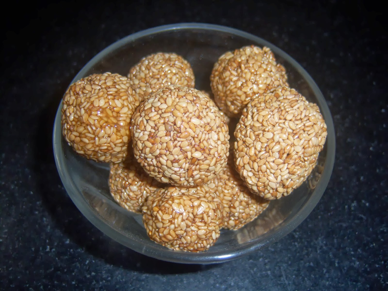 Nuvvula Laddu/Nuvvulunda/Til Laddu/Sesame Seeds Laddu - E.A.T ...