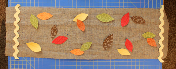 Fabric Mill: Fallen Leaves Table Runner tutorial