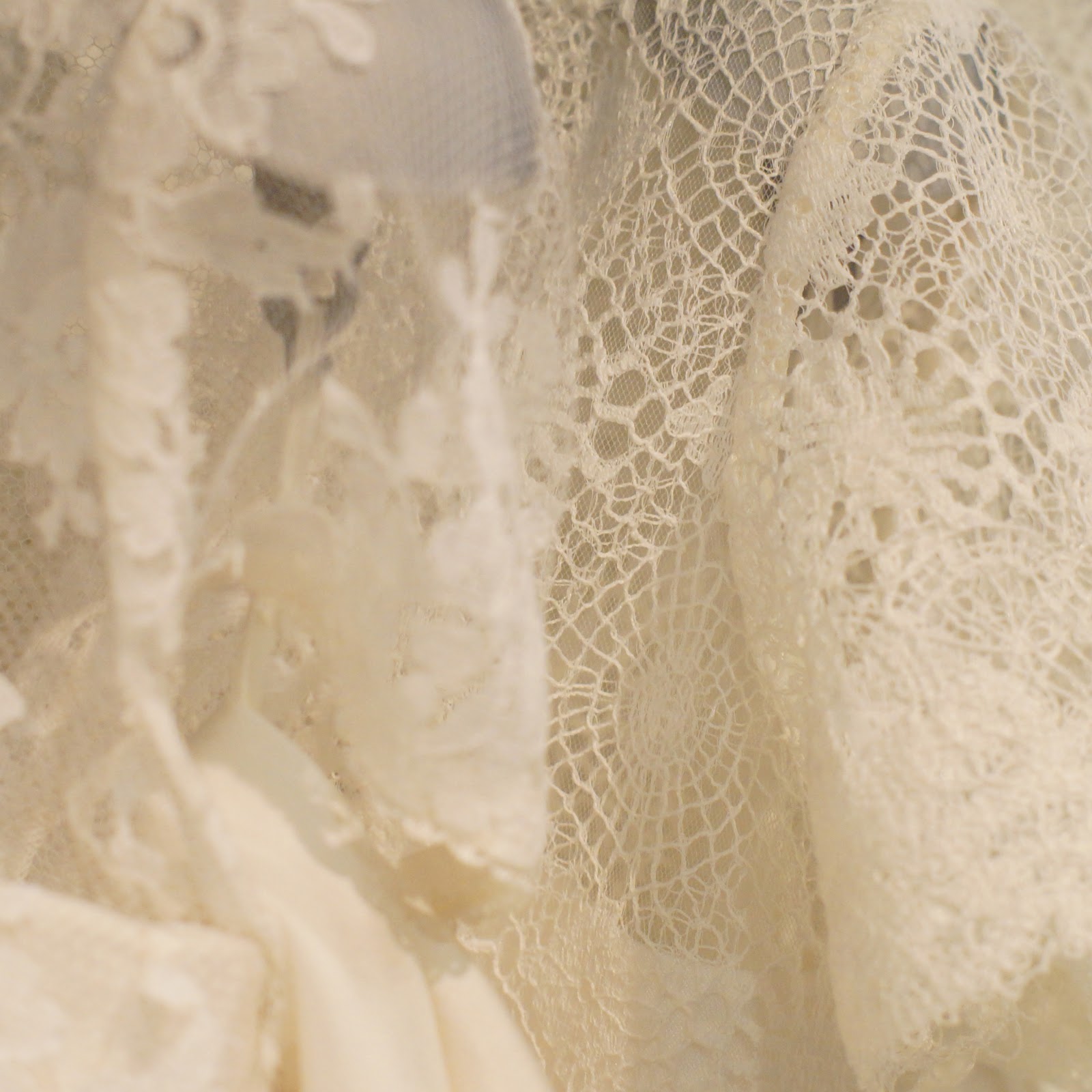 BRUID in STIJL by: Welke soorten stoffen zitten er in jouw bruidsjurk?