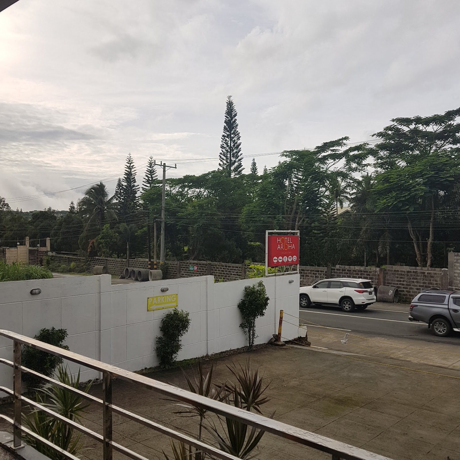 Review #6: Hotel Aroha, Tagaytay, Philippines - Lakwatserong Pusa