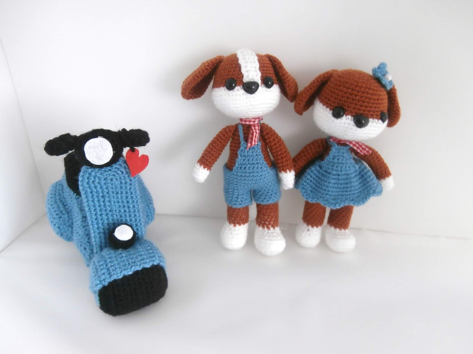 cositas a ganchillo: PERRITOS A CROCHET, COLABORANDO CON LA ASOCIACION ...
