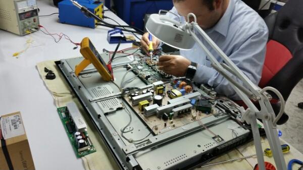 Aprende a reparar televisores en estos cinco canales de YouTube