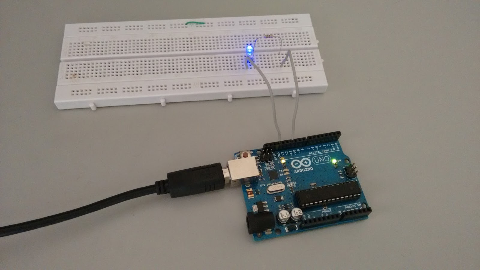 Arduino - Programa 08: LED Pulsante - Eletrônica de Garagem