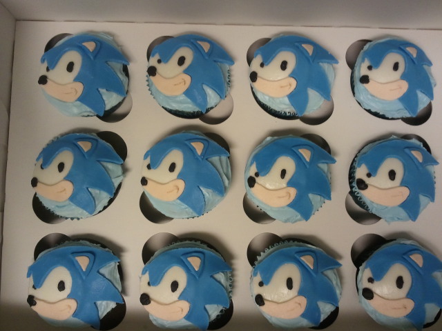 CAKED!: More Hello Kitty and New Sonic the Hedgehog Cupcakes