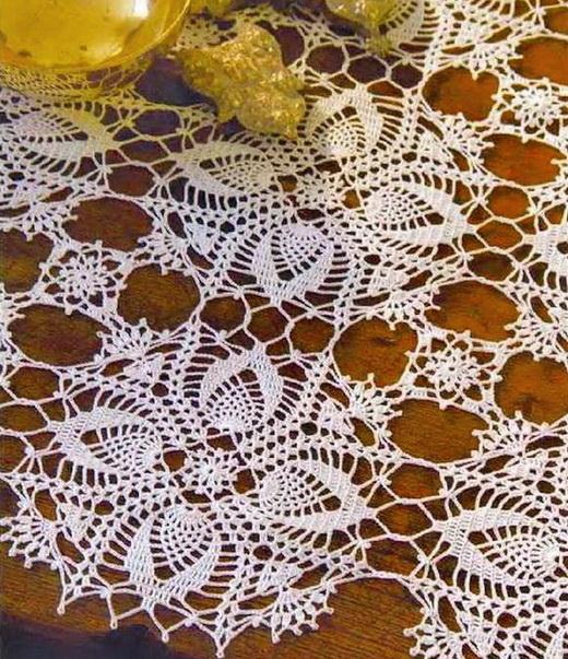 Crochet Table Runner Pattern - Gorgeous Pineapple Runner