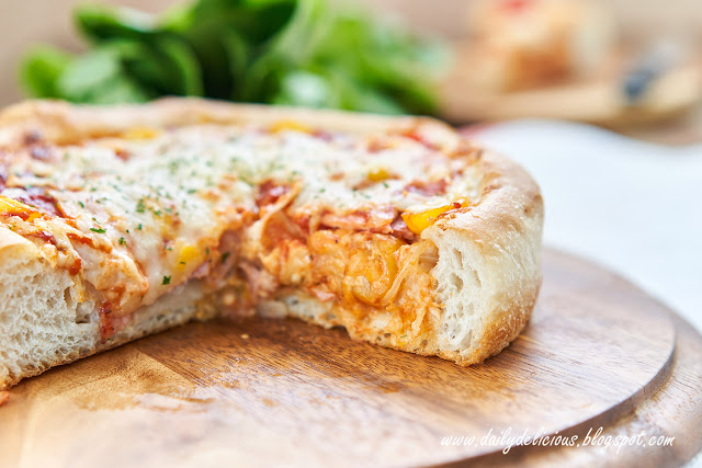dailydelicious: Deep-Dish Pizza: when thin is not enough