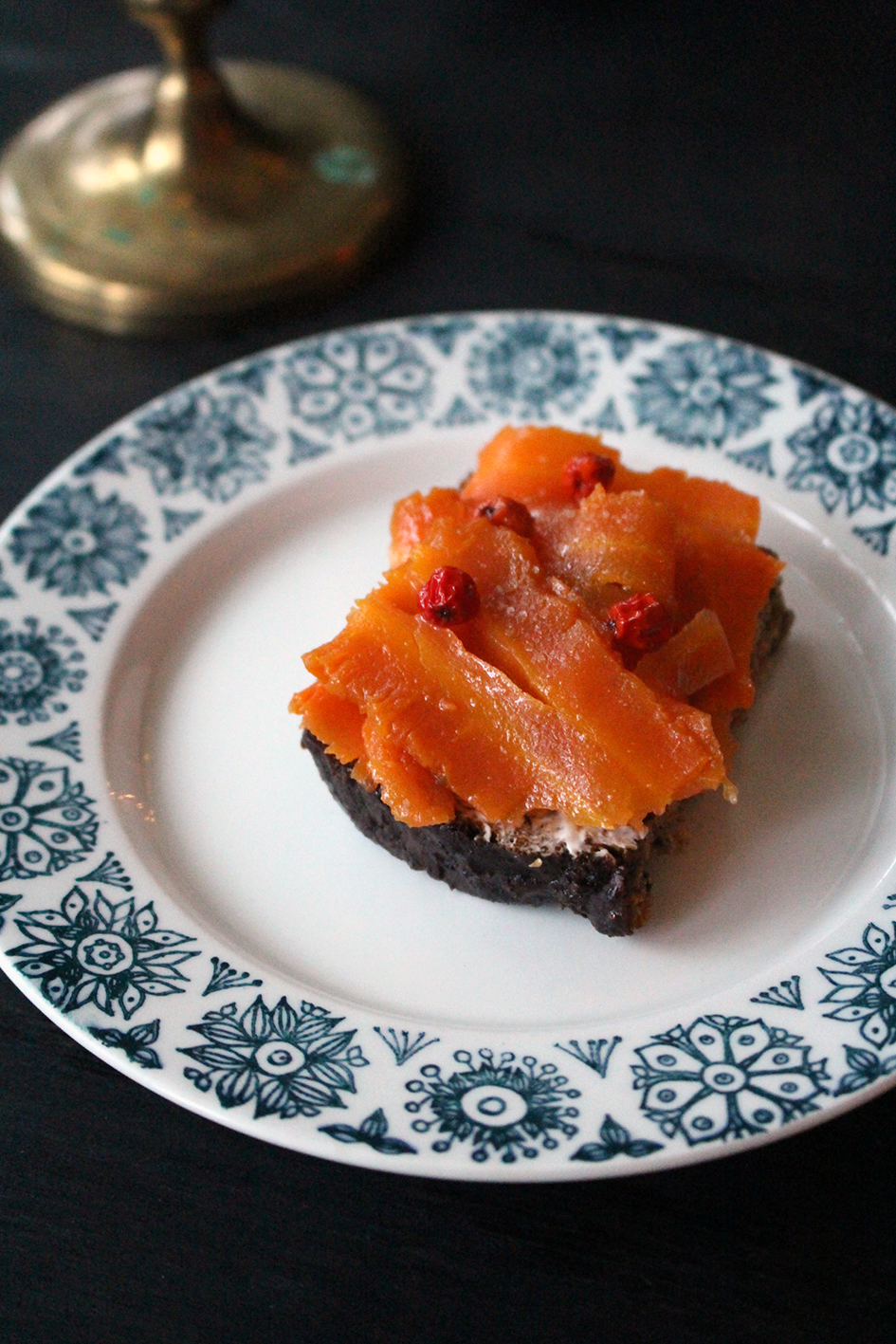 Porkkala eli vegaaninen kylmäsavulohi porkkanasta / Kipparin morsian