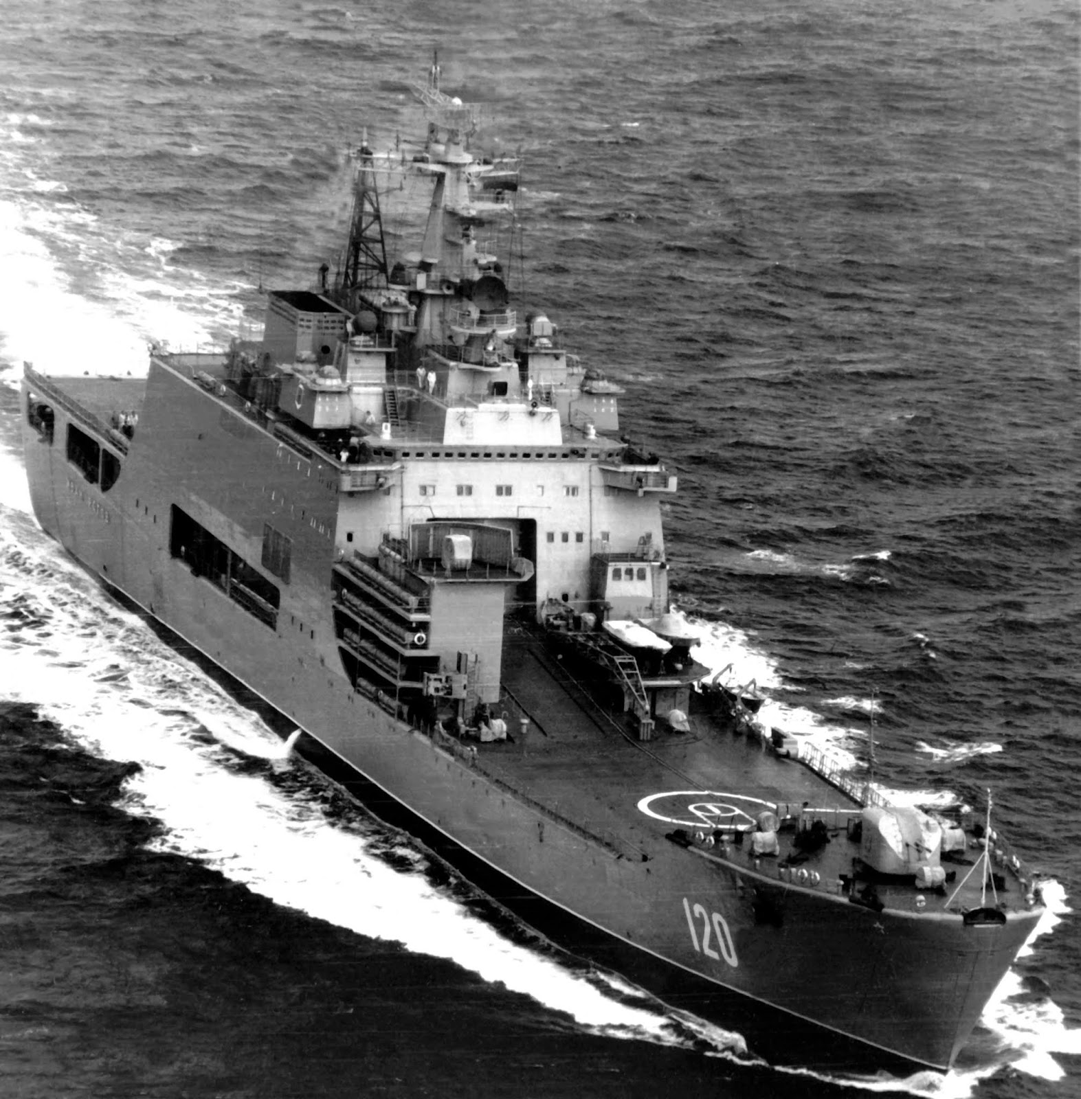 Naval Analyses: WARSHIPS OF THE PAST: Ivan Rogov class large landing ...