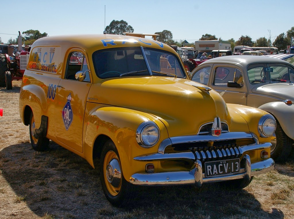 Historic Trucks: Clunes Truck Show 2014 - English and European trucks ...